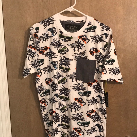 Broken Threads | Shirts | Graphic Tshirt | Poshmark